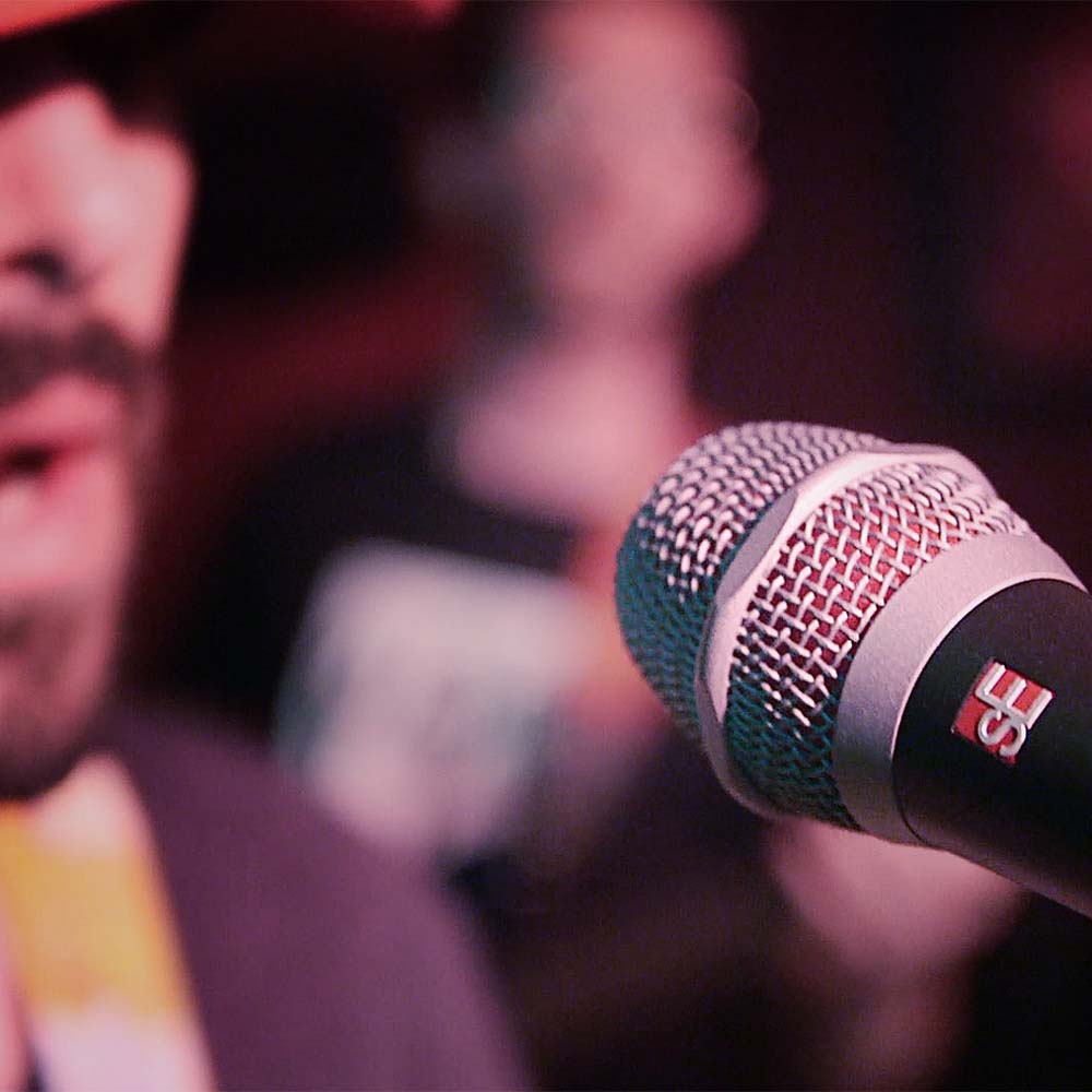 sE V7 DYNAMIC VOCAL MIC.